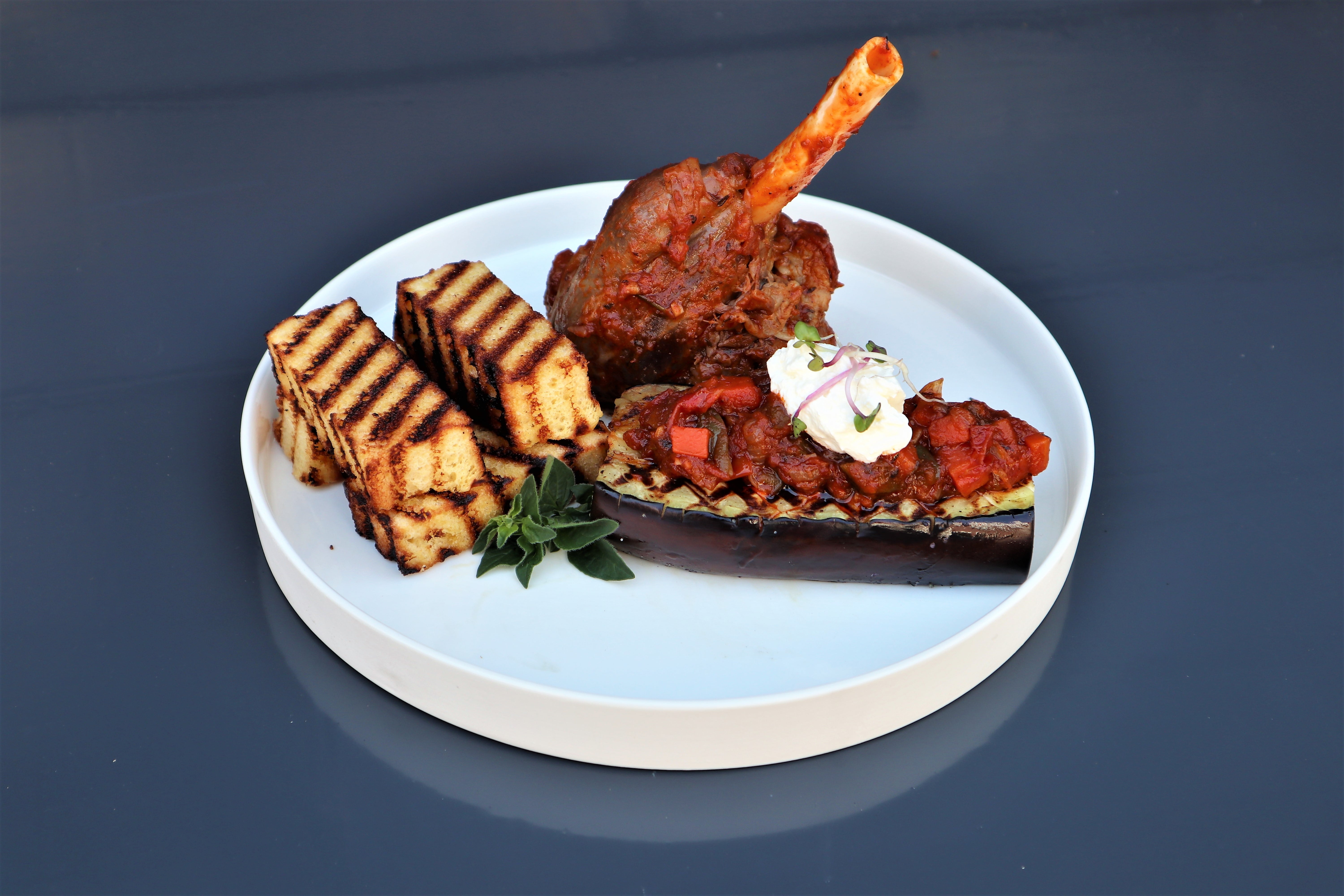 Lamsschenkel met Griekse twist - BBQuality