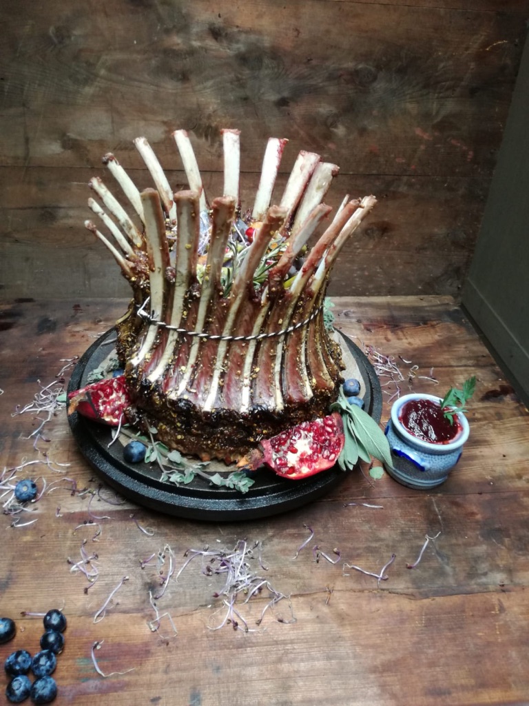 Wild Boar Crown Roast, wat een show! | BBQuality