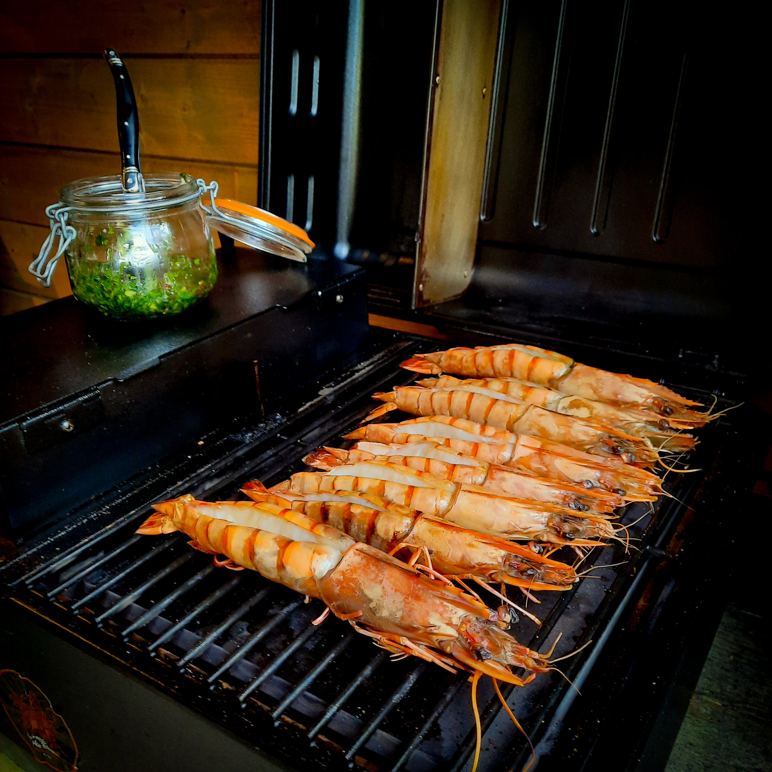 Black tiger garnalen gevuld met chimichurri recept | BBQuality