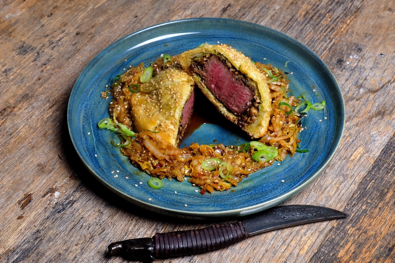 Wagyu Wellington met saku entrecote recept | BBQuality